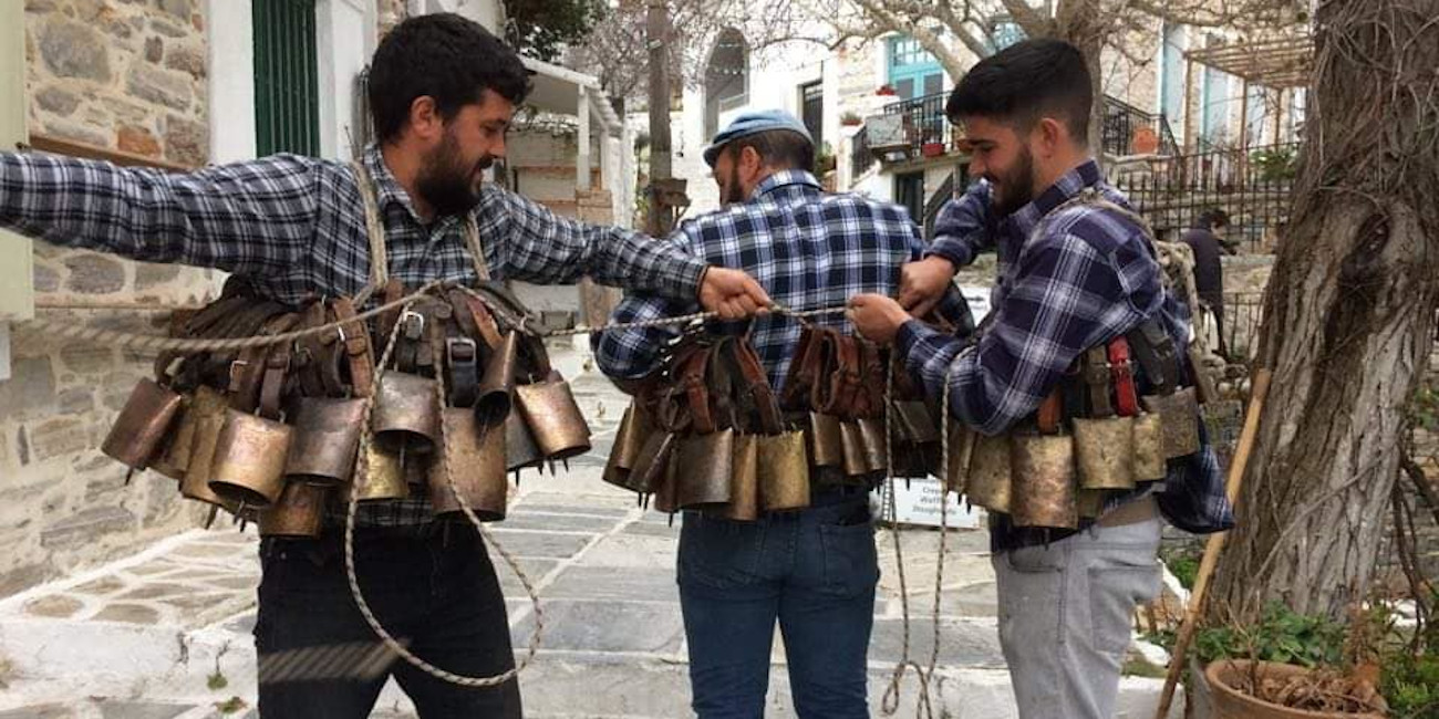 Τσικνοπέμπτη στη Νάξο -Εψησαν 3.500 σουβλάκια και 15 κατσίκια και αρνιά ...
