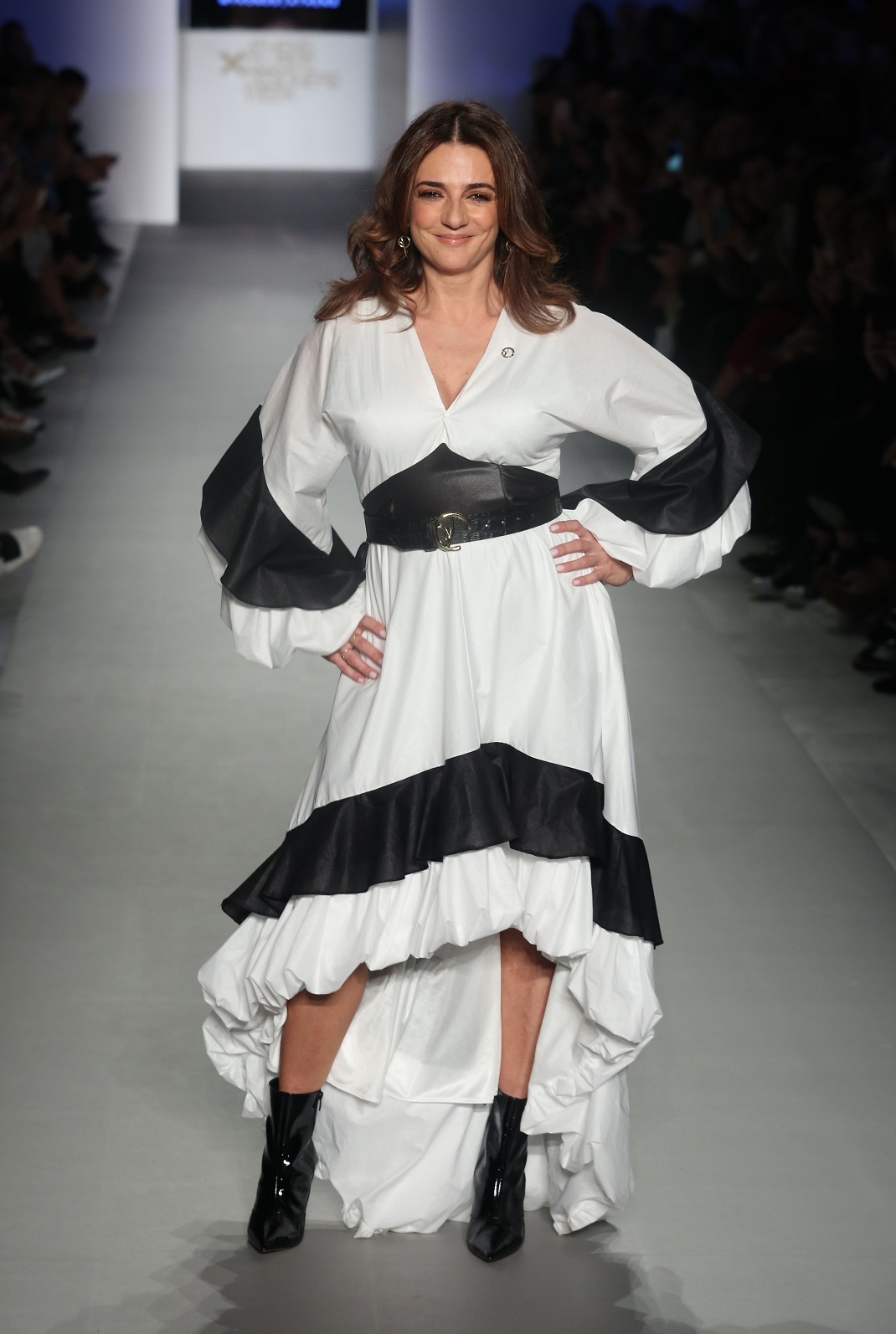 Μαρία Λεκάκη: Αβαφη, καλοκαιρινή και όμορφη -Η σέλφι χωρίς ίχνος ...