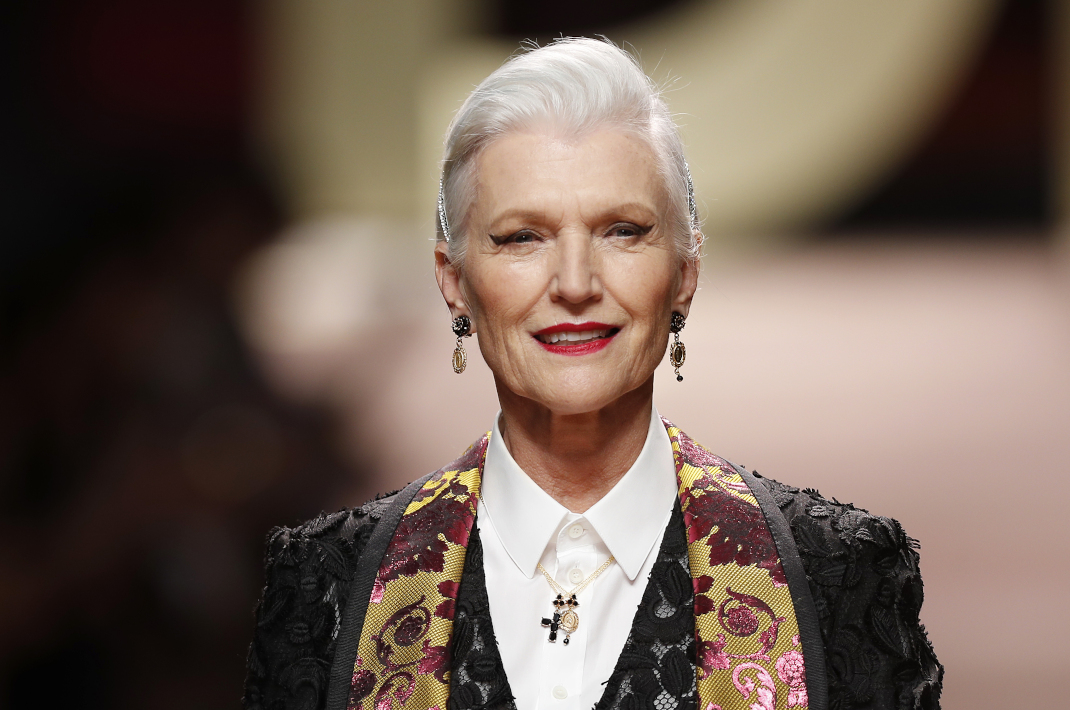 Μέι Μασκ: H μητέρα του μεγιστάνα Ελον Μασκ ποζάρει με την 46χρονη κόρη ...