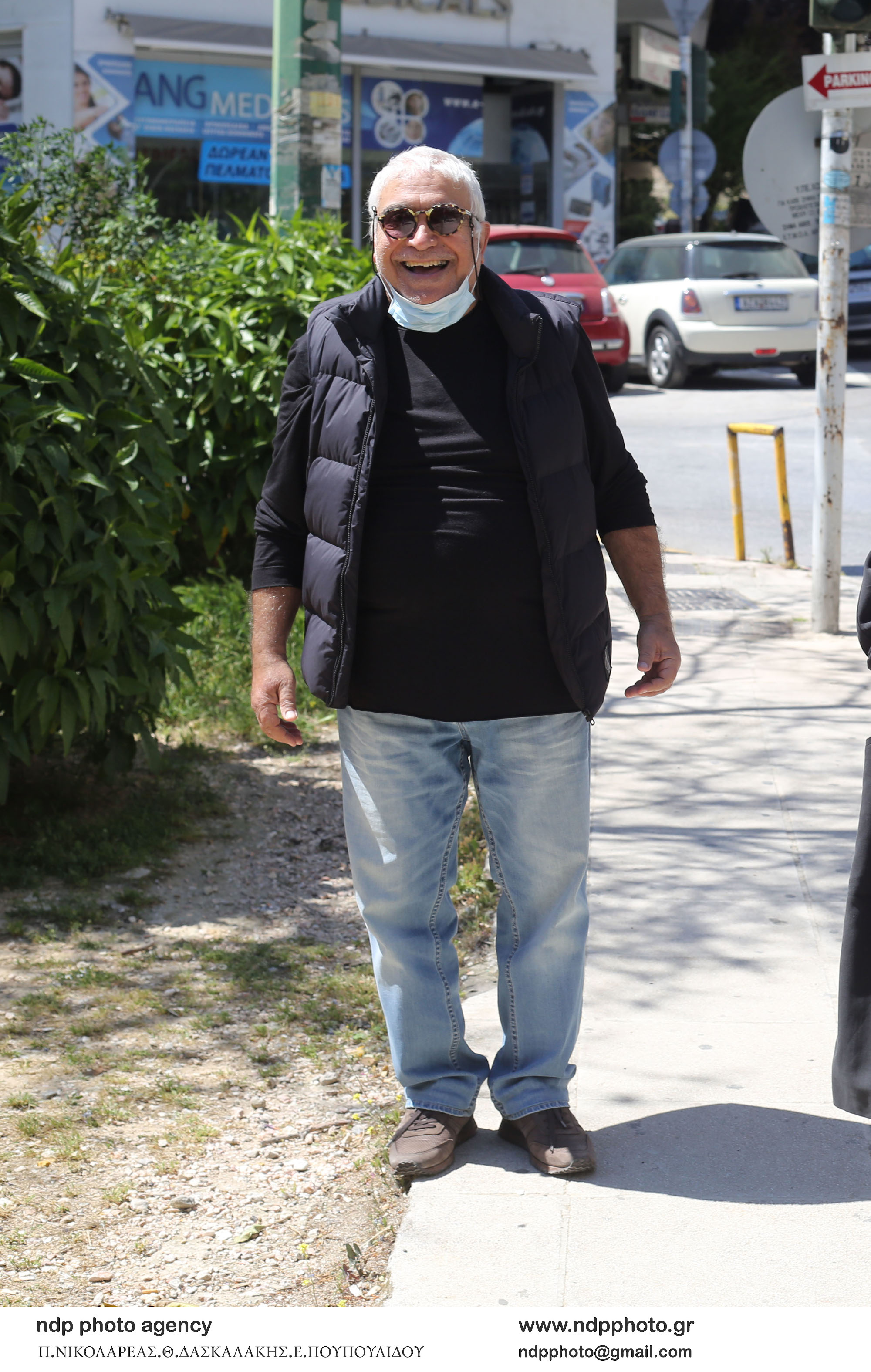 Σπάνιo κλικ: Ο Δημήτρης Πιατάς με την κόρη του και τη σύζυγό του, όλοι ...