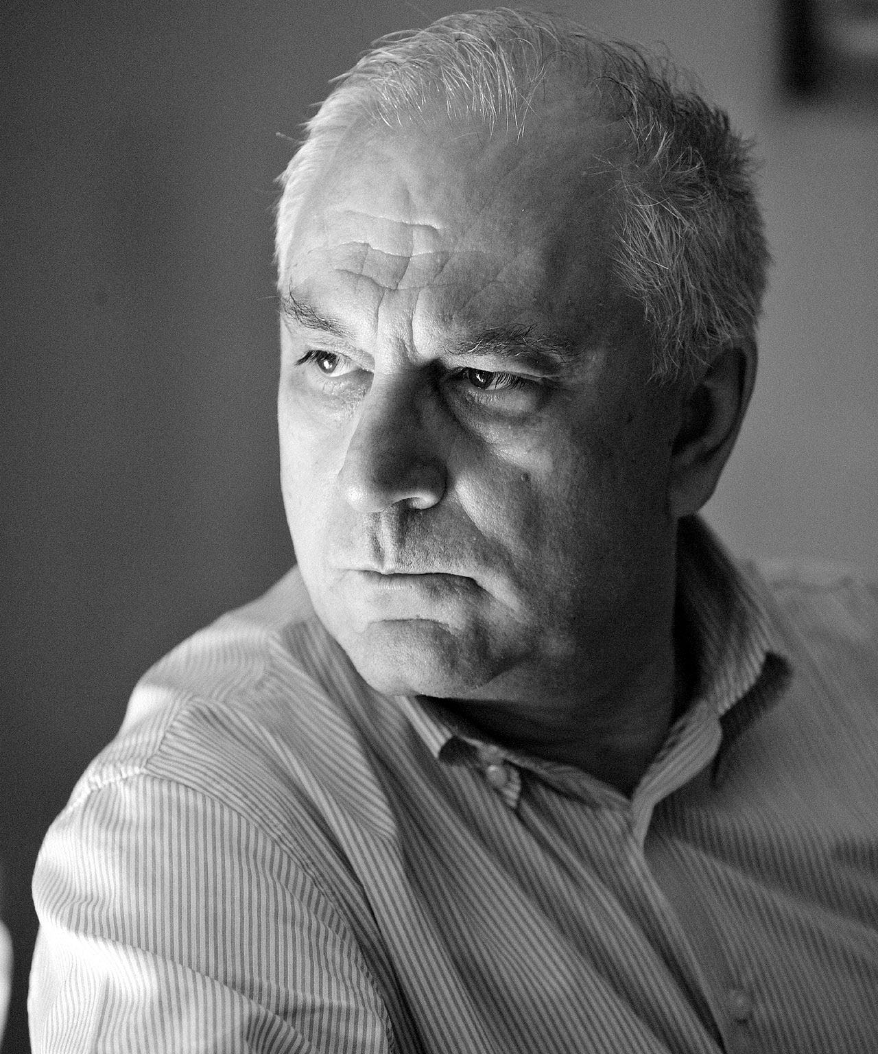 Ο συγγραφέας Δημήτρης Δημητριάδης μεταφράζει τον «Οιδίποδα Τύραννο» και ...