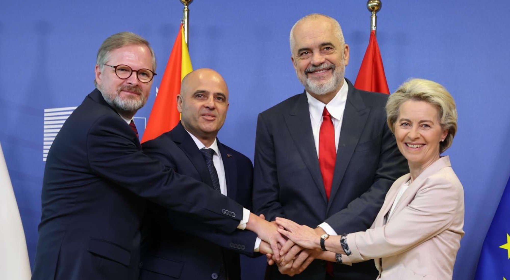 Φον ντερ Λάιεν: Ιστορική στιγμή η έναρξη ενταξιακών διαπραγματεύσεων με ...