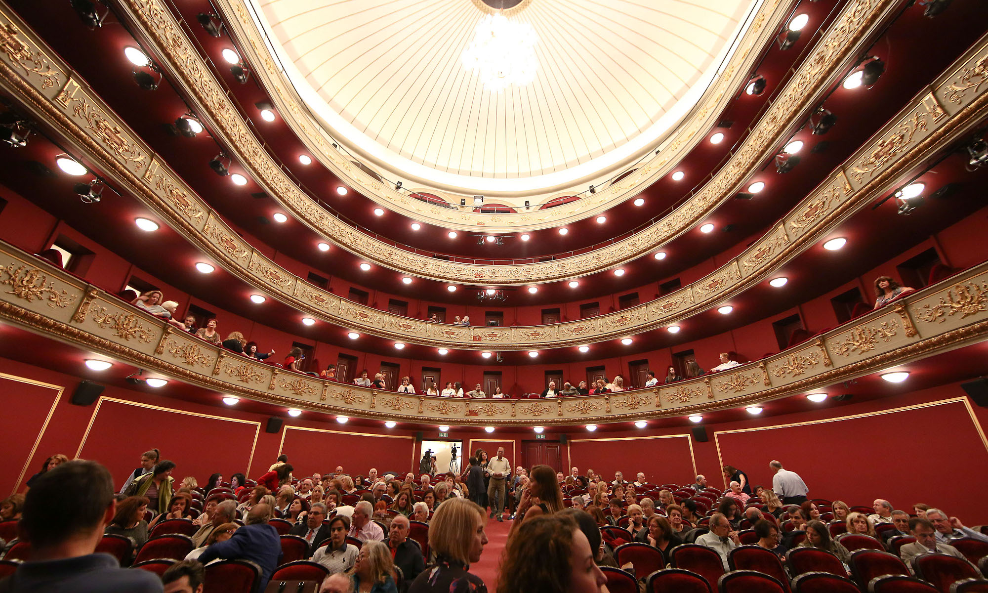 Δημοτικό Θέατρο Πειραιά: Το νέο καλλιτεχνικό πρόγραμμα για τη σεζόν ...