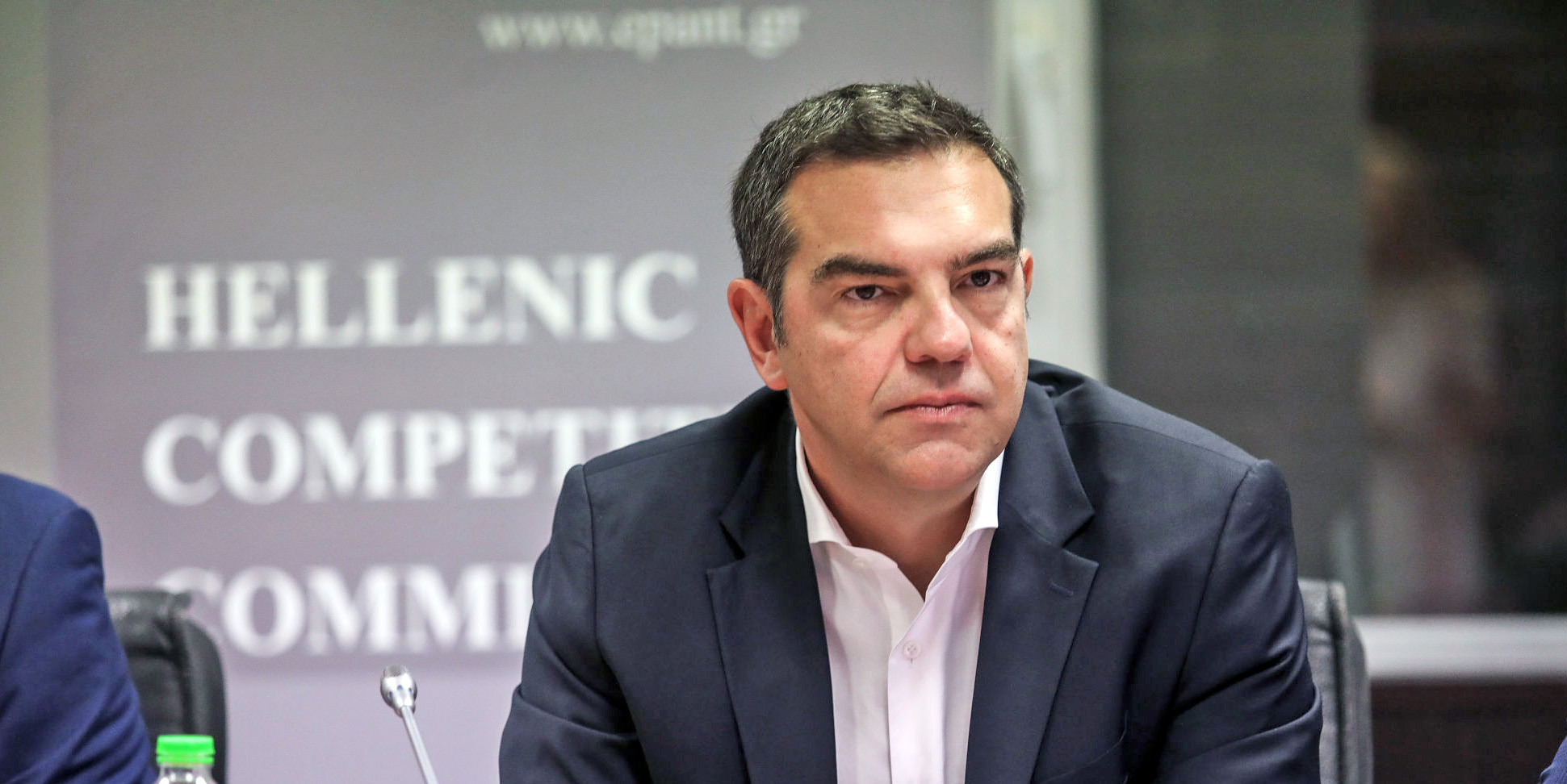 O Αλ. Τσίπρας έγραψε άρθρο για τη 12χρονη: «Το κορίτσι του Κολωνού ...