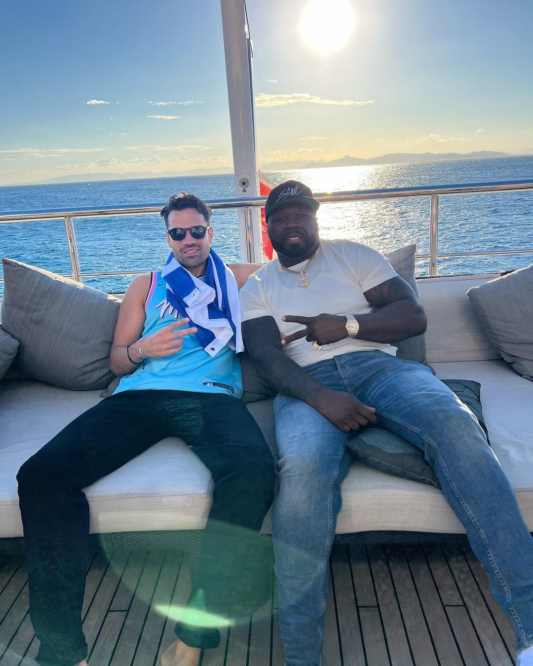 Αργυρός και 50 Cent αγκαλιά σε γιοτ πριν από τη συναυλία στο ΟΑΚΑ [εικόνα] - iefimerida.gr