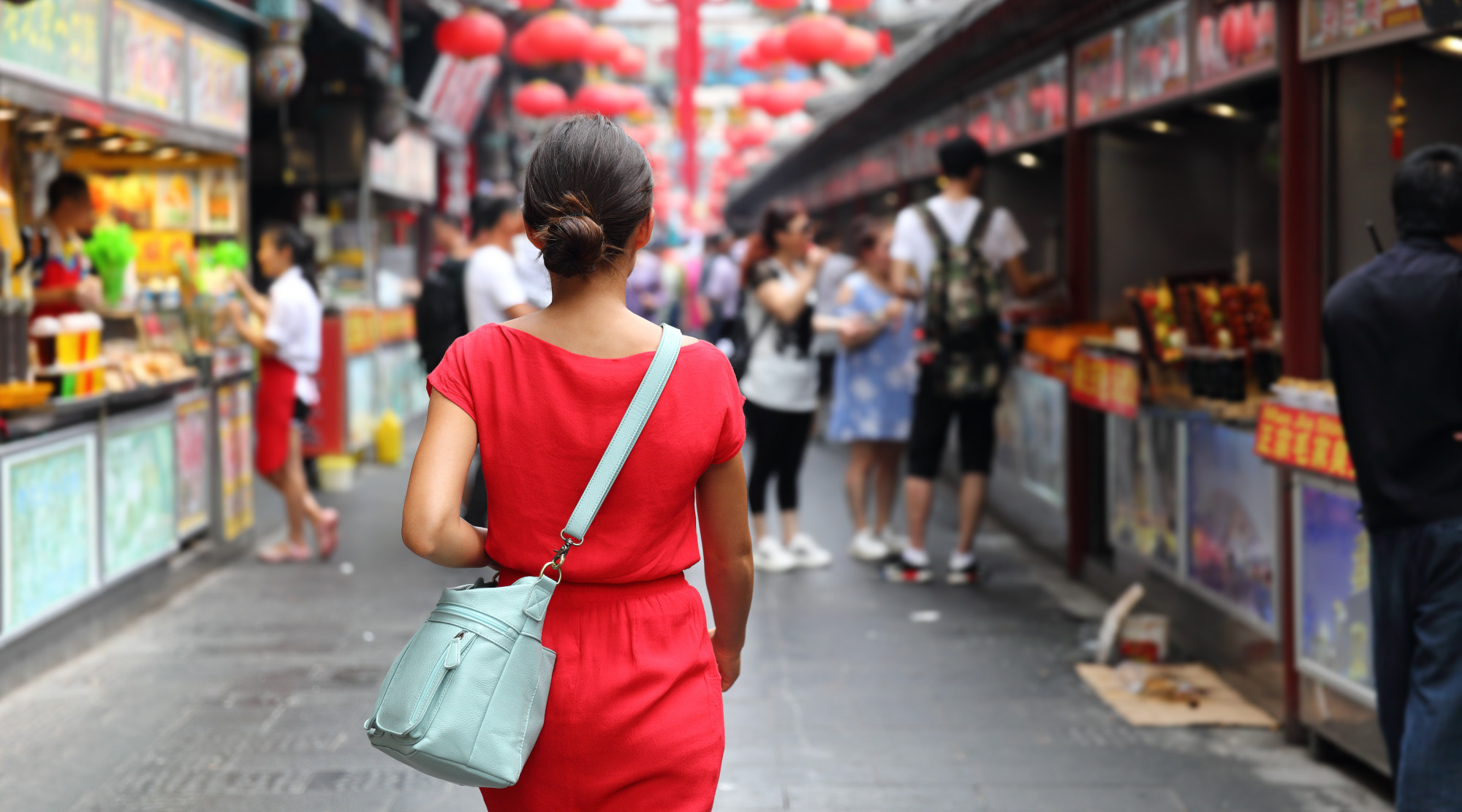 «Πότε θα κάνετε παιδί;»: Οι κινεζικές αρχές τηλεφωνούν σε νεόνυμφες, η ...