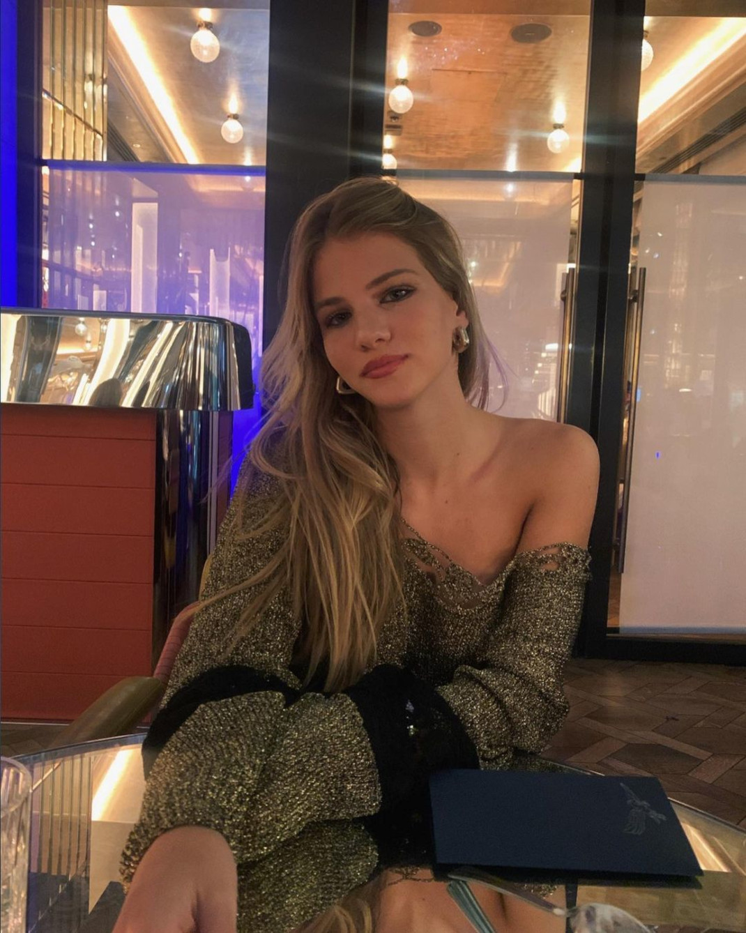 H 17χρονη κόρη της Ελένης Πετρουλάκη και του Ίλια Ίβιτς έχει στιλ -Με ...