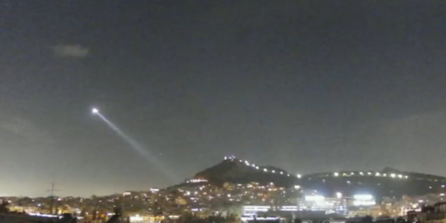 Ένα... UFO πάνω από την Αθήνα -Το επικό βίντεο-τρολιά του μετεωρολόγου ...