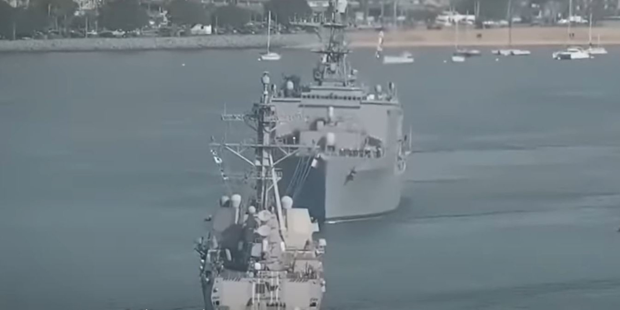 Βίντεο: Δύο πλοία του Πολεμικού Ναυτικού των ΗΠΑ απέφυγαν μετωπική ...