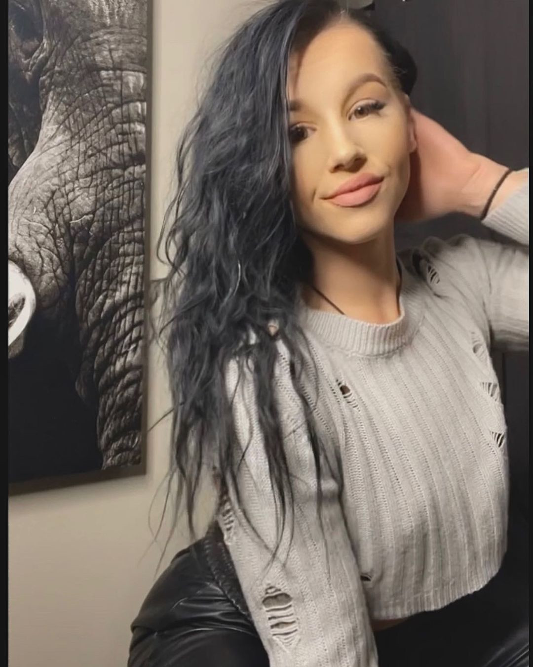 Μητέρα πόσταρε βίντεο με στρινγκ δίπλα στον γιο της -Τι απάντησε στον ...