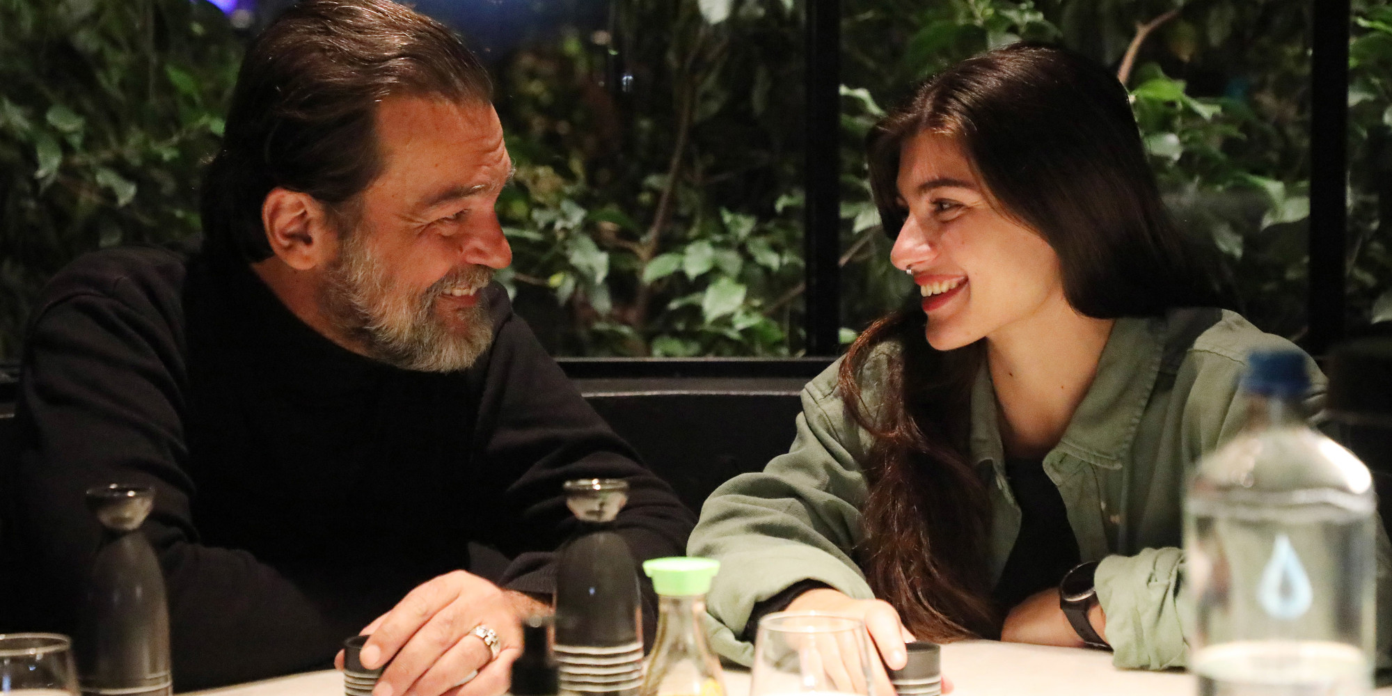 Κωνσταντίνος Καζάκος: Η απάντησή του στα σχόλια για τα 27 χρόνια ...