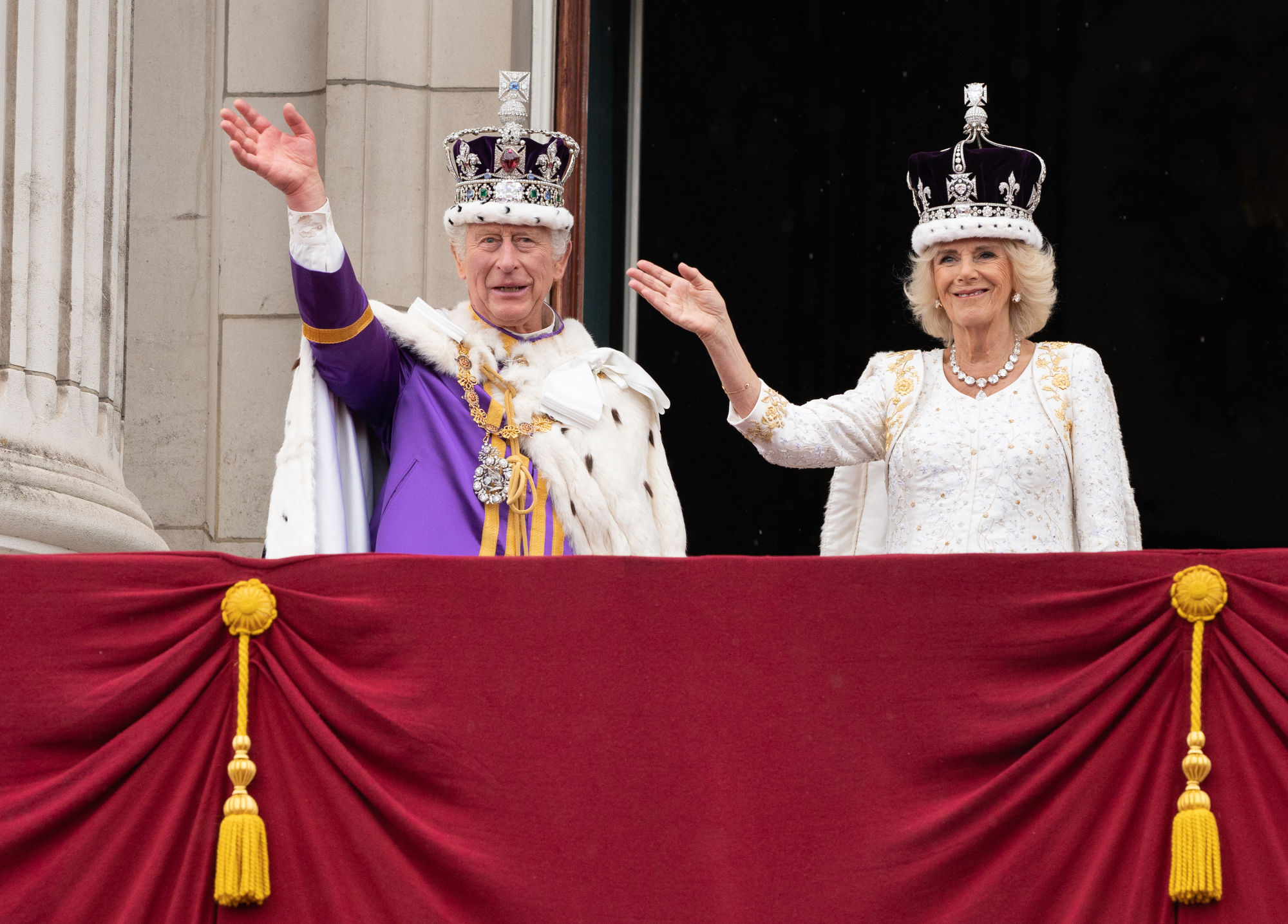 Η ιστορική τελετή στέψης του βασιλιά Καρόλου σε 50 φωτό και 10 βίντεο -Απρόοπτα και παρασκήνια ...