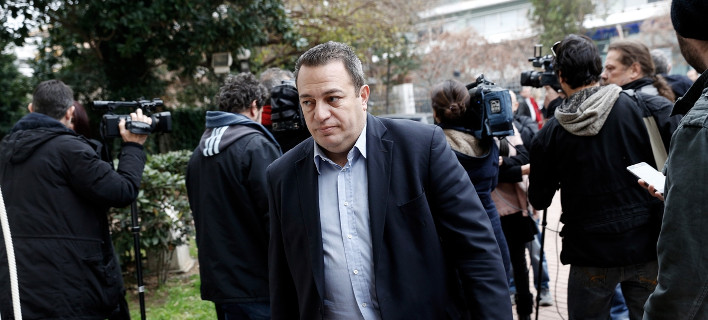 Ο Ευριπίδης Στυλιανίδης έπαιζε με τον γιο του και έσπασε το χέρι του ...