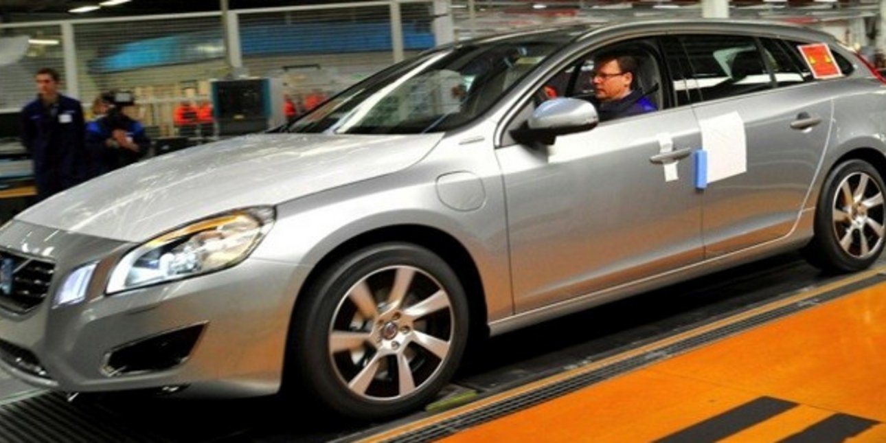 Παγκόσμια πρωτιά για την Volvo με το V60 - Βενζινοκίνητο και ηλεκτρικό ...