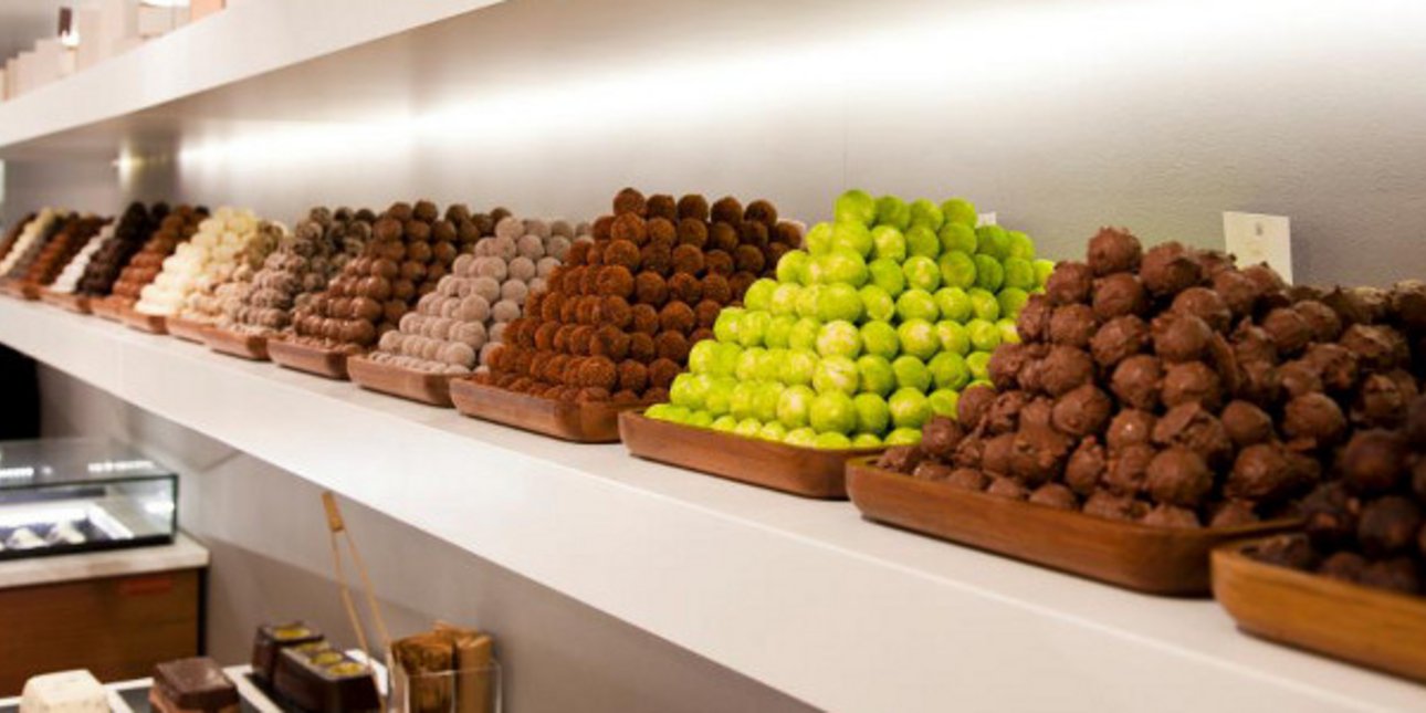 Troufa Chocolate Bar: Ενας ναός της σοκολάτας που προκαλεί εκρήξεις ...