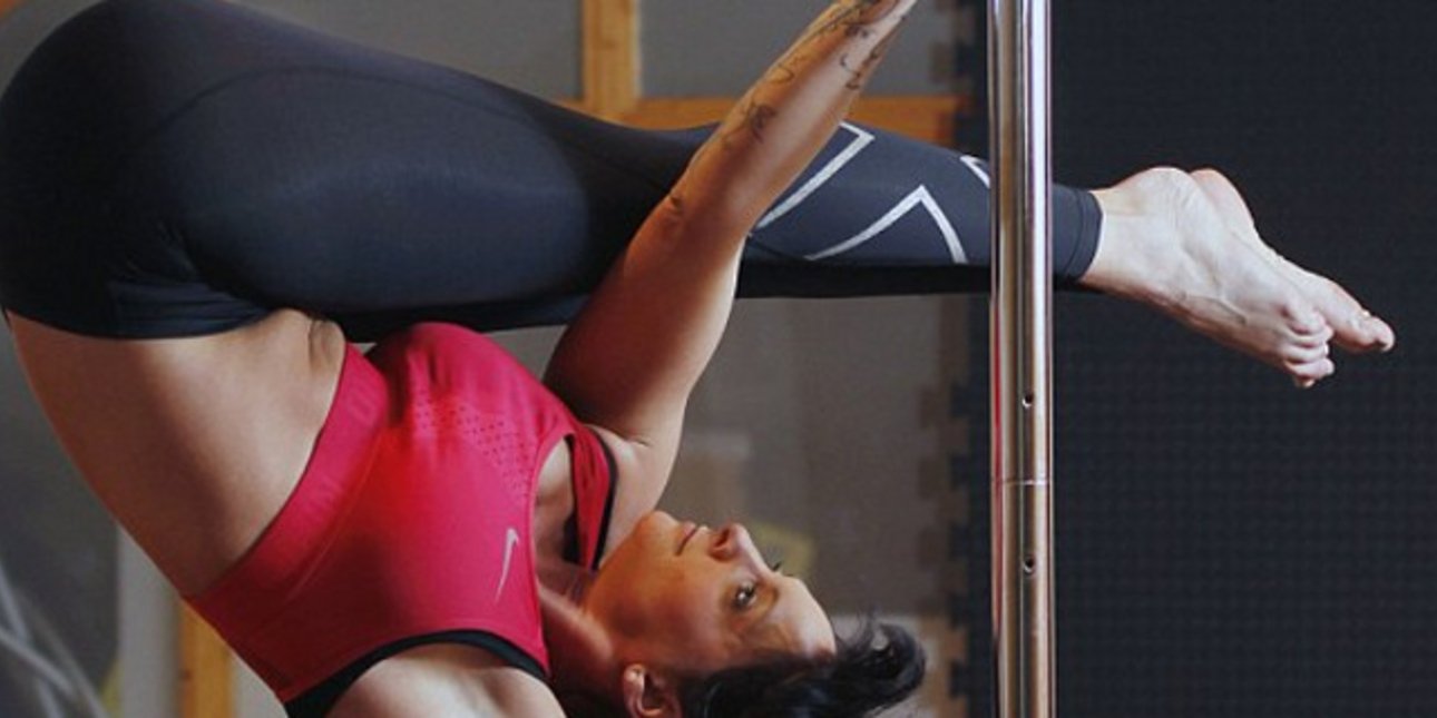 «Το pole dancing μου άλλαξε τη ζωή: Εχασα 38 κιλά, γλίτωσα από την κατάθλιψη» [εικόνες ...