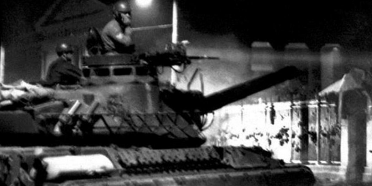 Τι απέγινε το τανκ που εισέβαλε στο Πολυτεχνείο -Ποιο ήταν το μακάβριο ...