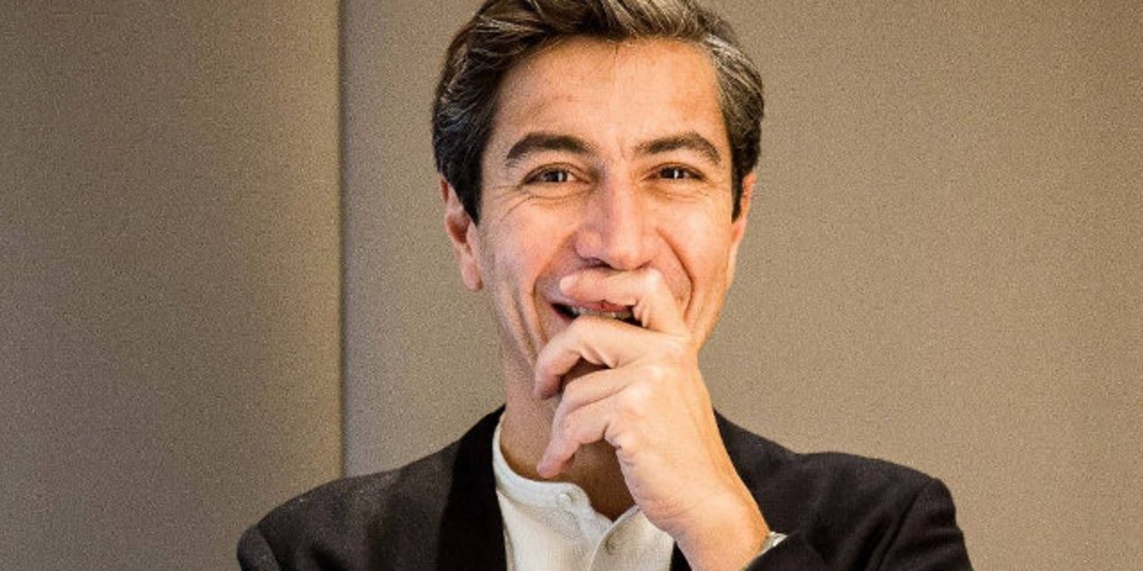 Γιάννης Σεργάκης: Ο ευφυής σχεδιαστής κοσμημάτων που τόλμησε και πέτυχε ...