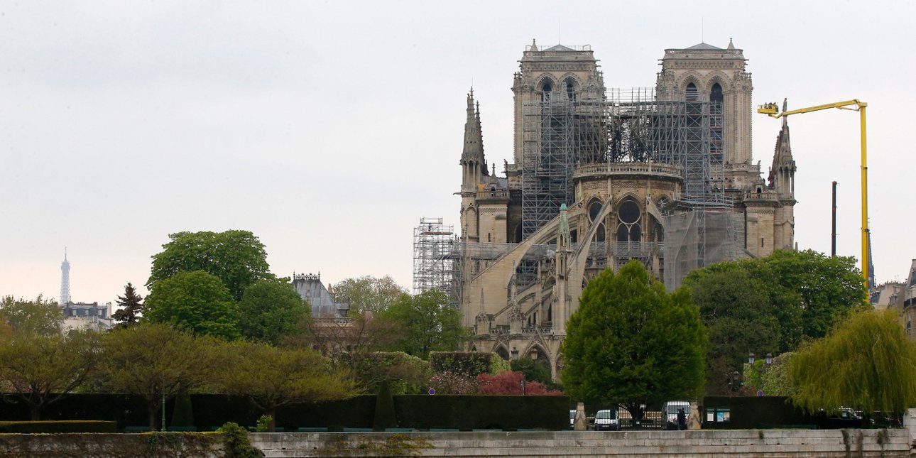 Σχέδια να χτιστεί ξύλινος ναός στο προαύλιο της Παναγίας των Παρισίων ...