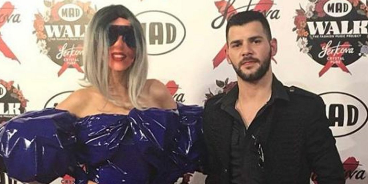 Η Soula Glamorous αλά Ελένη Φουρέιρα στα Madwalk -Με τη μάσκα της και ...