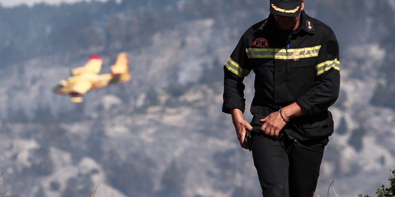 Υπό μερικό έλεγχο η φωτιά στην Αχαΐα - iefimerida.gr