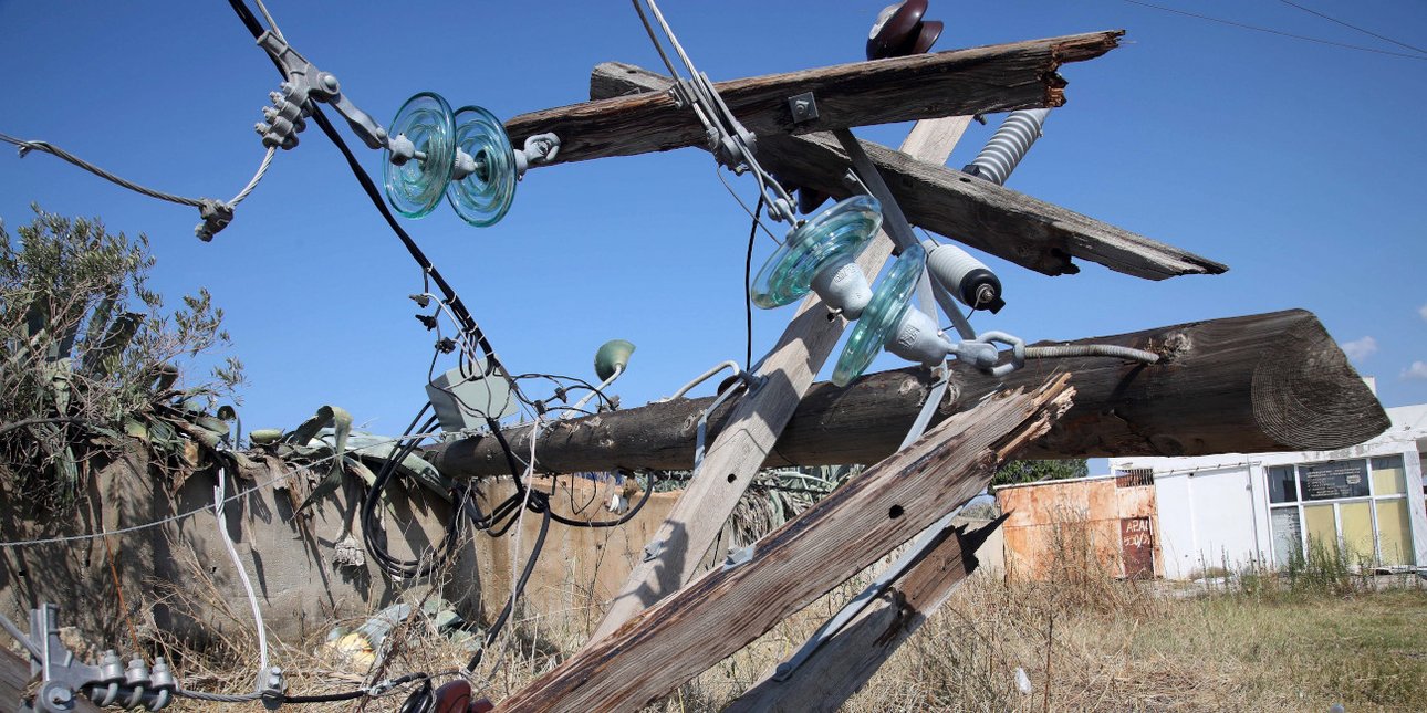 Βέροια: Αγνωστοι έκοψαν κολόνες της ΔΕΗ -Εξυπηρετούσαν δομή φιλοξενίας [εικόνα] - iefimerida.gr