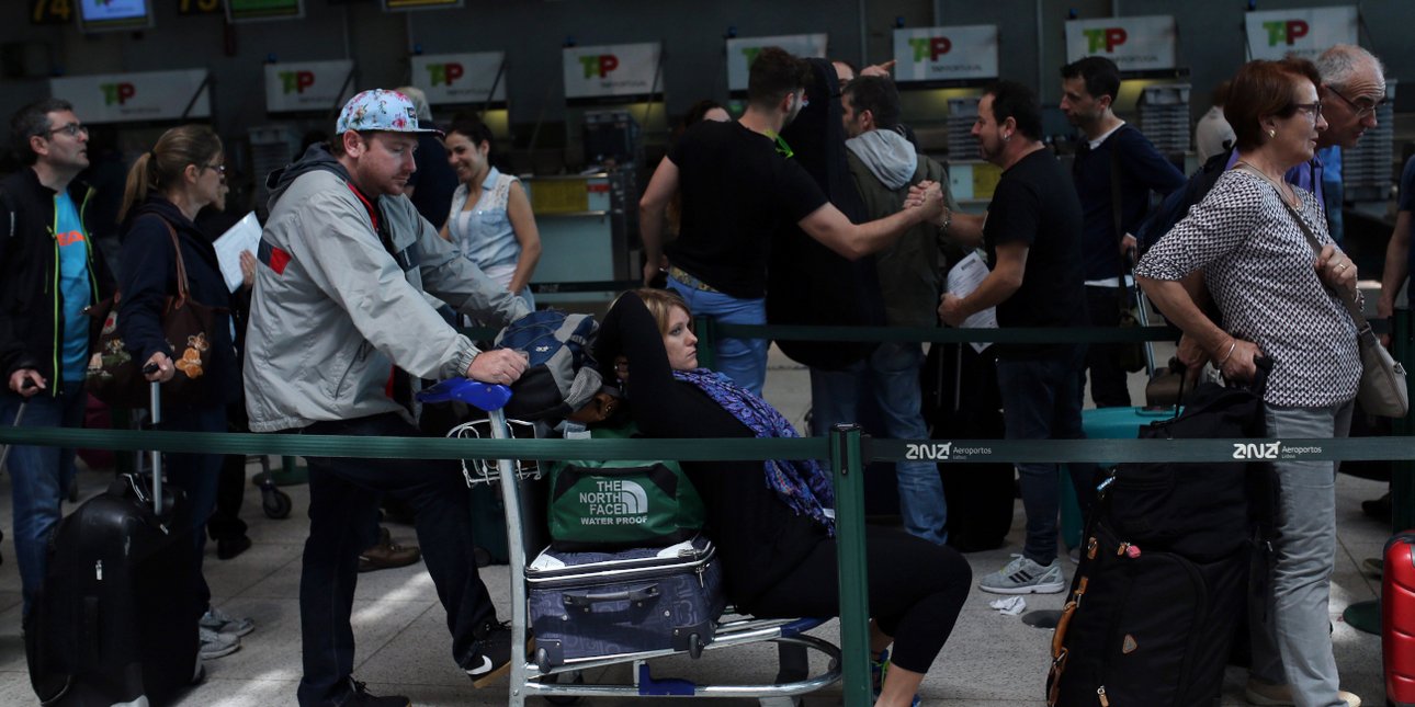 Απεργιακό μπλακ άουτ στην Πορτογαλία: Μπαράζ ακυρώσεων πτήσεων στη ...