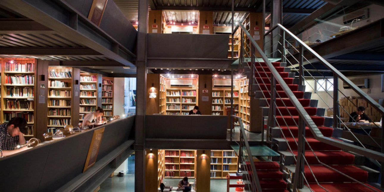 Βιβλιοθήκες στην Αθήνα που σε εμπνέουν να το ρίξεις στο διάβασμα ...