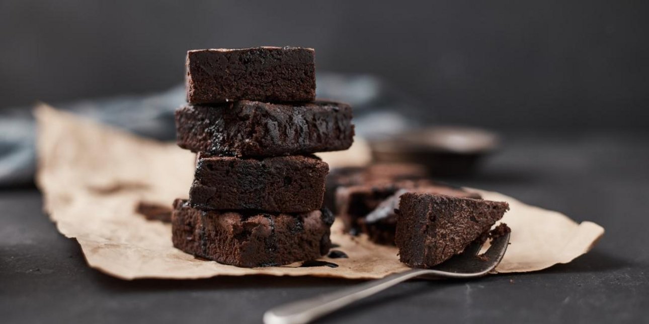 Συνταγή για νηστίσιμα brownies -Πανεύκολα και λαχταριστά, με μόνο 6 ...