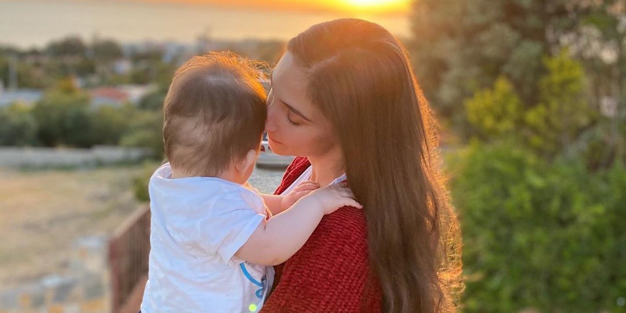 «Επαθα σοκ όταν έμαθα ότι ήμουν έγκυος»: Η Φωτεινή Αθερίδου μιλά για ...