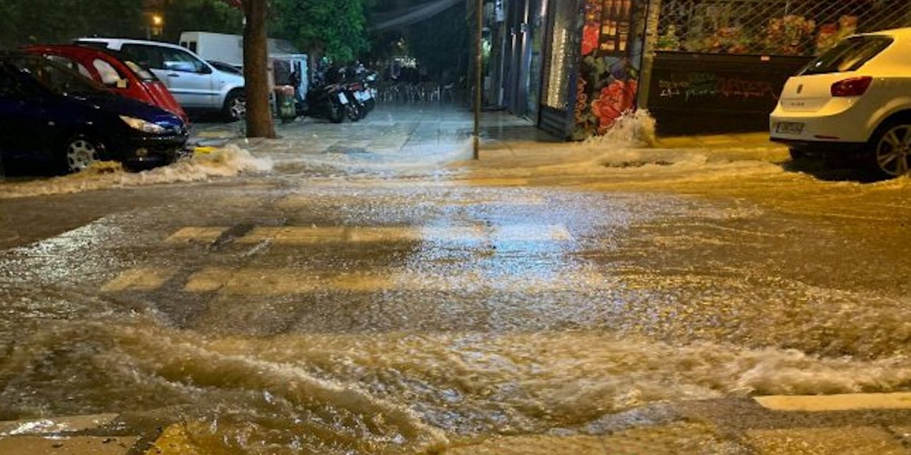 Κακοκαιρία στη Θεσσαλονίκη: Ανοιξαν οι ουρανοί, έριξε χαλάζι, ποτάμια ...