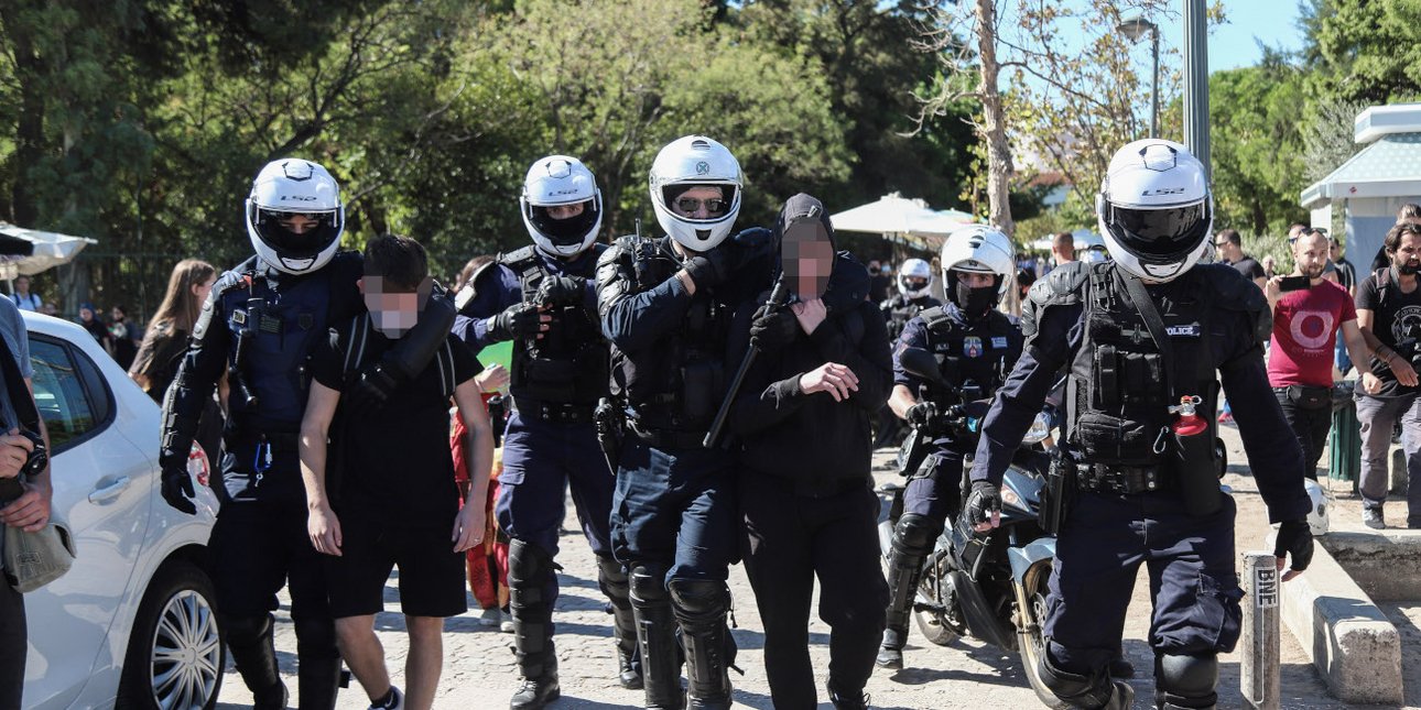 Επεισόδια στο μαθητικό συλλαλητήριο στην Αθήνα: 17 προσαγωγές, οι 8 θα ...