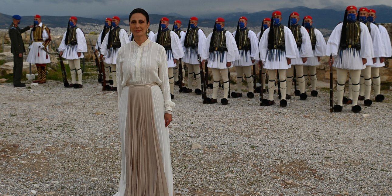 25η Μαρτίου: Ποια είναι η Αναστασία Ζαννή που έψαλε τον Εθνικό Υμνο ...