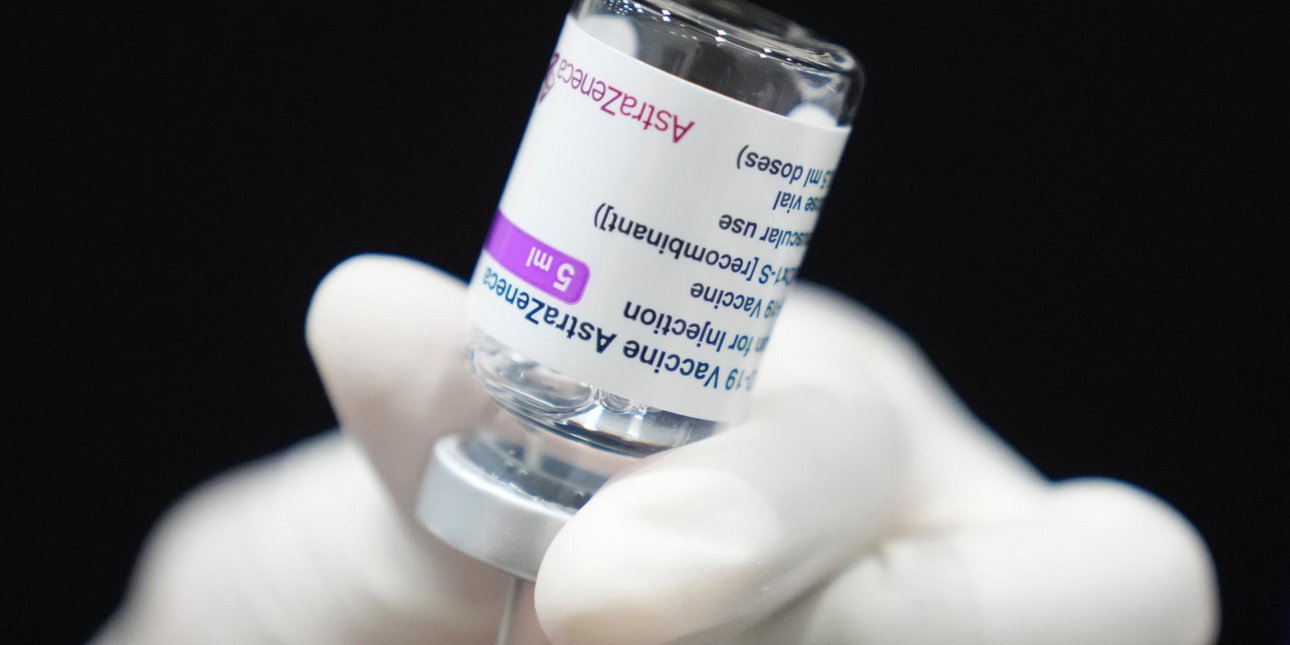 Εμβόλια AstraZeneca και Pfizer: Εως και 5 φορές μικρότερη η ...