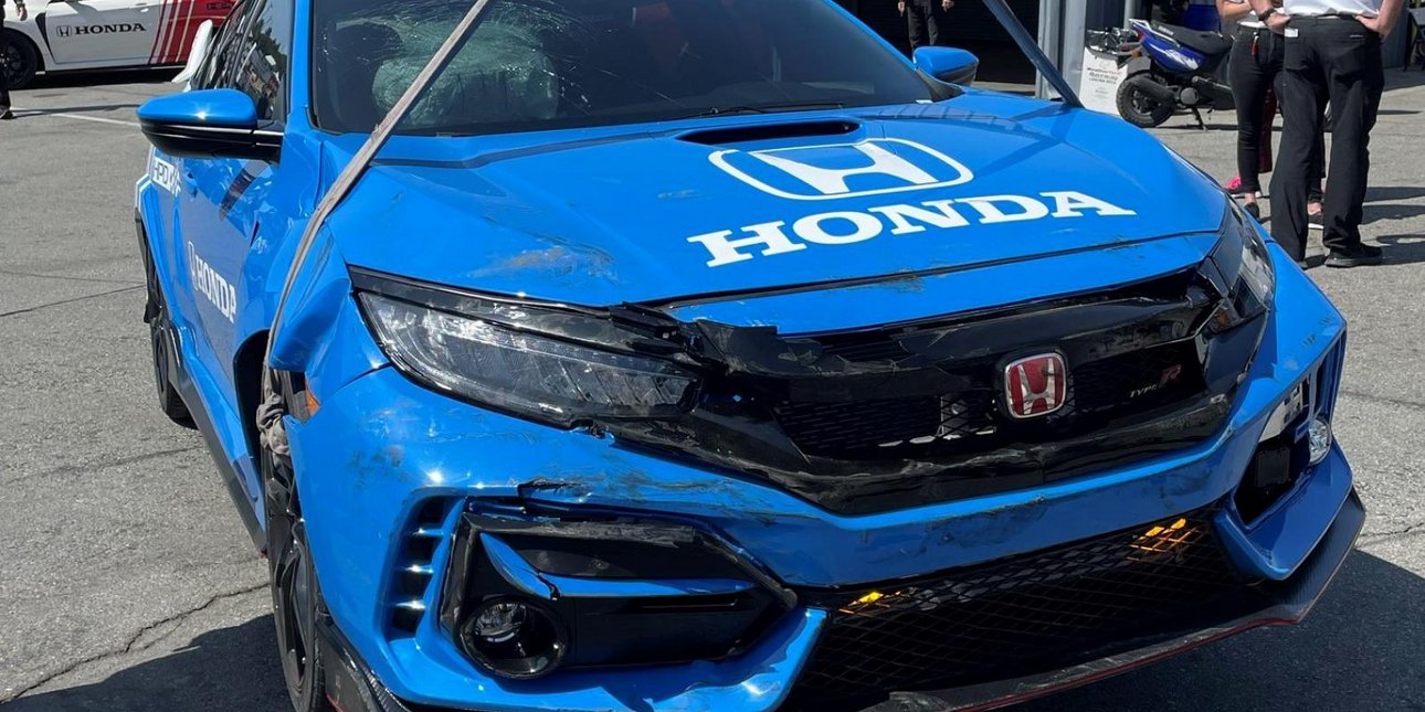 Οδηγός της Formula 1 καταστρέφει Honda Civic Type R [βίντεο ...