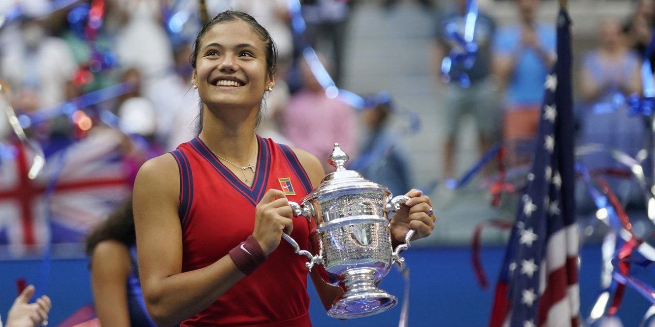Βασίλισσα... ετών 18 στη Νέα Υόρκη: Η Ραντουκάνου κατέκτησε το US Open δίχως να χάσει σετ ...