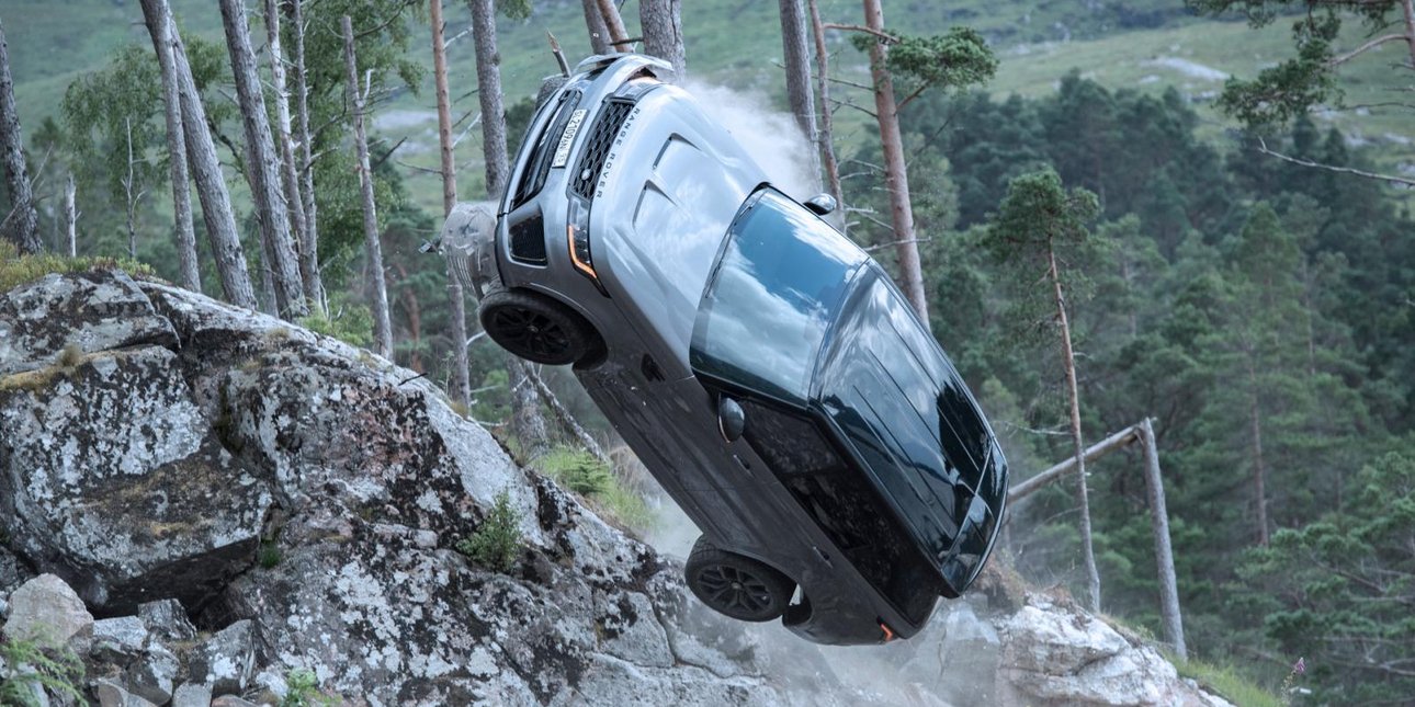 James Bond: Πώς καταστράφηκαν Range Rover 250.000 ευρώ για τις ανάγκες ...