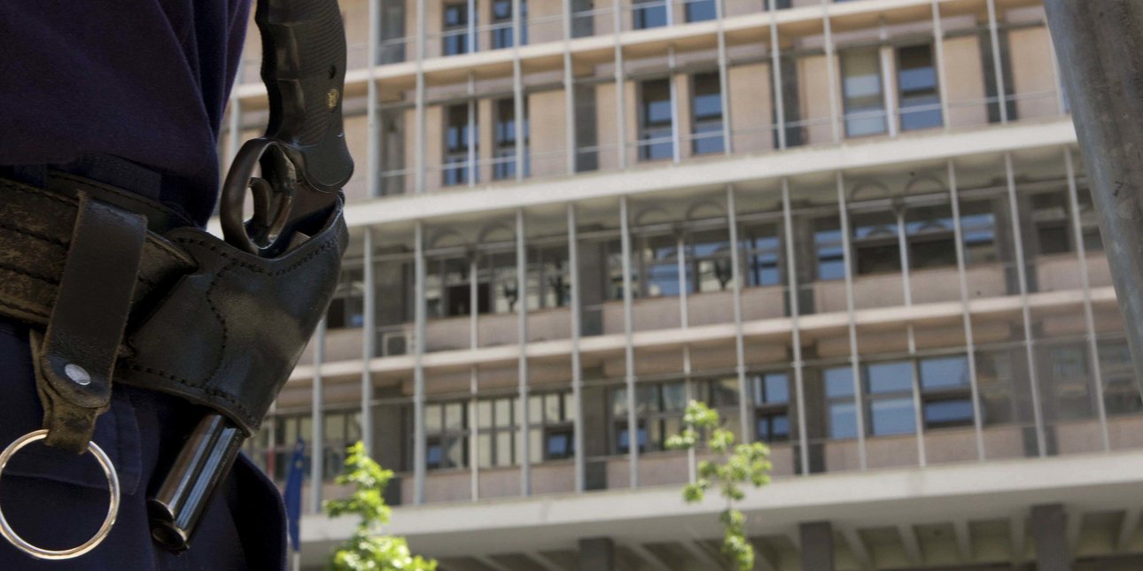 Θεσσαλονίκη: Σπείρα διακινούσε παράνομα αλλοδαπούς -Πέντε συλλήψεις ...