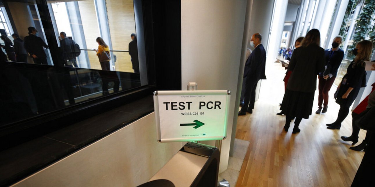 Με αρνητικό PCR τεστ οι ταξιδιώτες από όλες τις χώρες -Ακόμη και οι ...