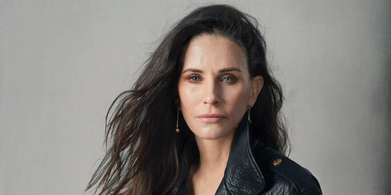 Η Κόρτνεϊ Κοξ μιλά για την εμμηνόπαυση με αφοπλιστική ειλικρίνεια -Την ...