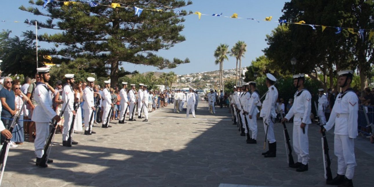 Πάρος: Συγκίνηση και ευλάβεια στην Λιτάνευση της Ιερής Εικόνας της ...