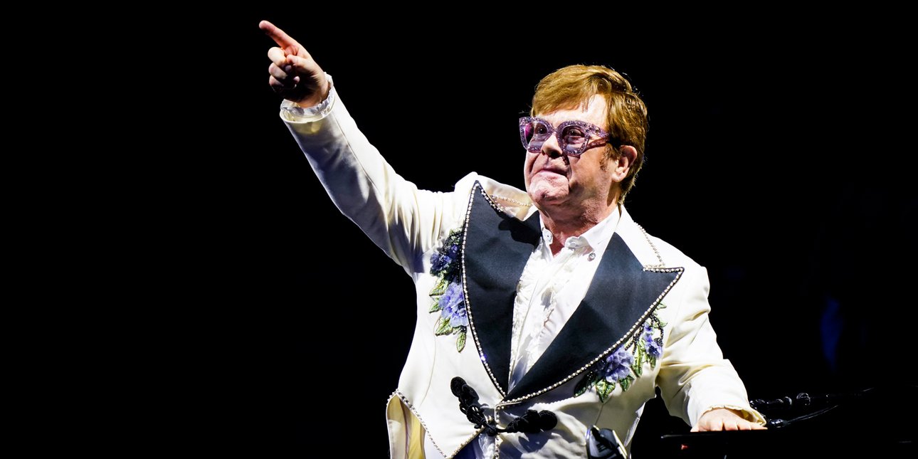 Ο Έλτον Τζον κάνει μιούζικαλ τη ζωή της τηλεευαγγελίστριας Τάμι Φέι ...