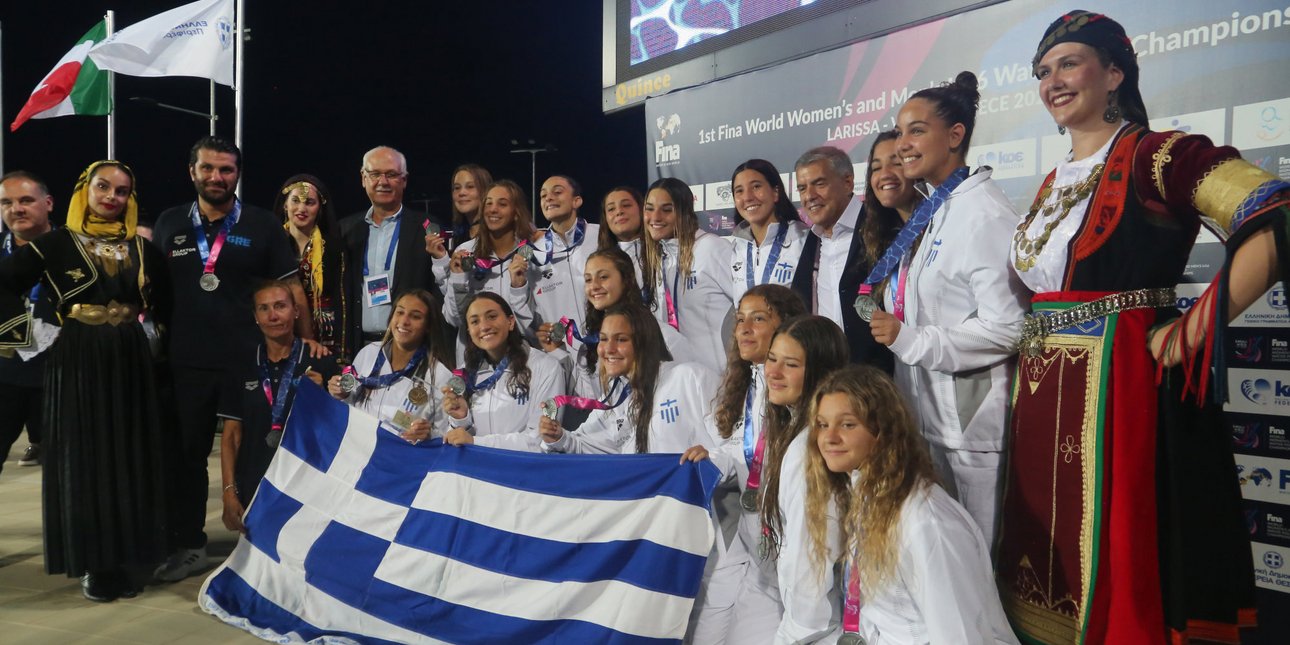 Πόλο: Ασημένιο μετάλλιο για την εθνική κορασίδων στο 1ο Παγκόσμιο ...