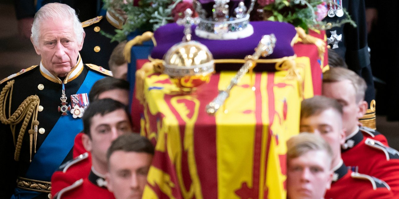 Στην τελευταία της κατοικία η βασίλισσα Ελισάβετ, πλάι στον πρίγκιπα ...