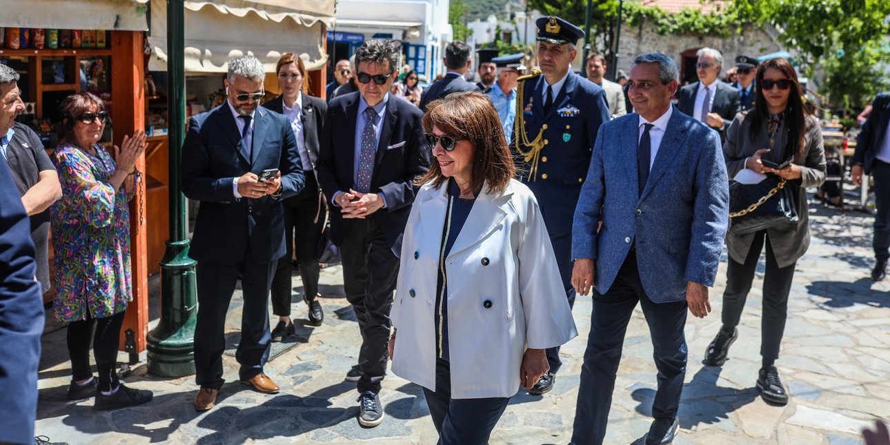 Στη Χάλκη για την έναρξη της σχολικής χρονιάς η Σακελλαροπούλου ...