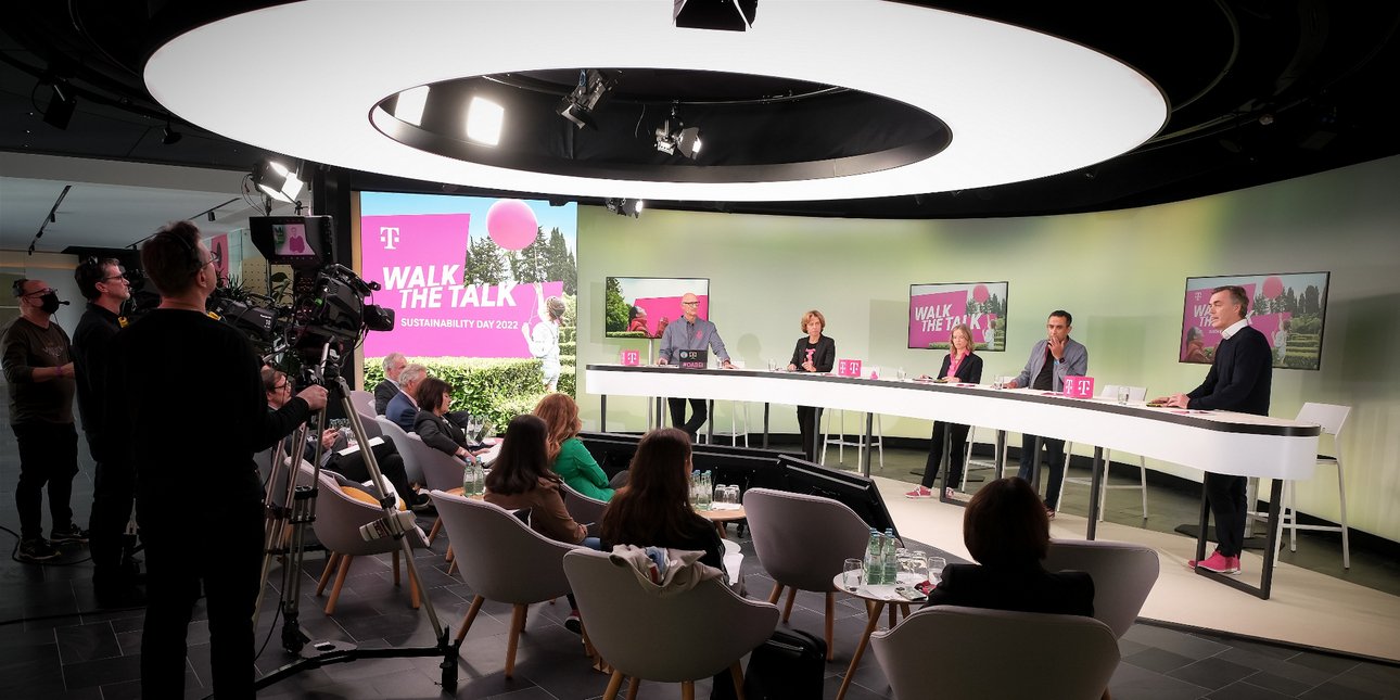 Ημέρα για τη Βιώσιμη Ανάπτυξη 2022: Το Συμβούλιο Διοίκησης της Deutsche ...