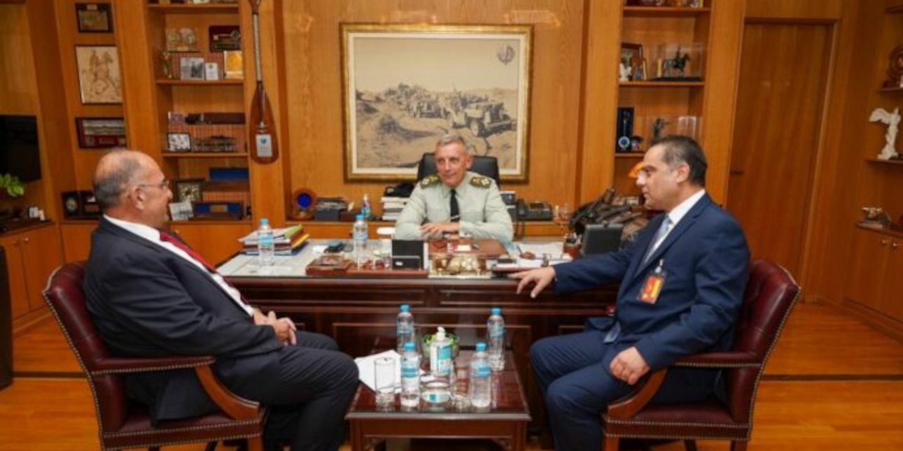 Συνάντηση αρχηγού ΓΕΕΘΑ με τον γ.γ του υπουργείου Ψηφιακής ...