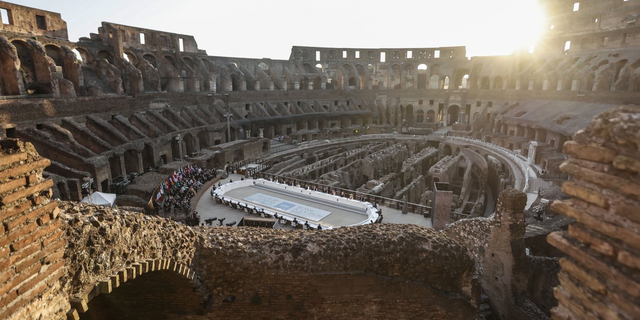 Τι έκρυβε το αποχετευτικό σύστημα στο Κολοσσαίο -Αρχαία νομίσματα και ...