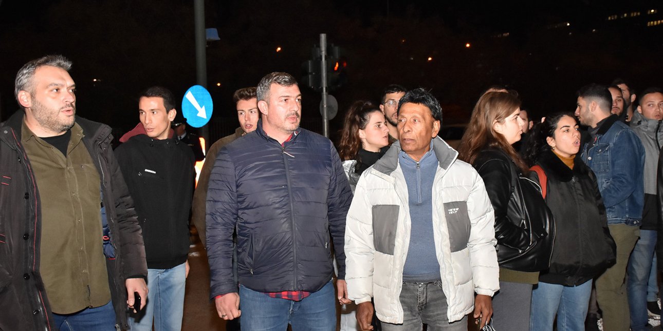 Κινητοποίηση της ΚΝΕ στο Προστασίας του Πολίτη για τον πυροβολισμό του ...
