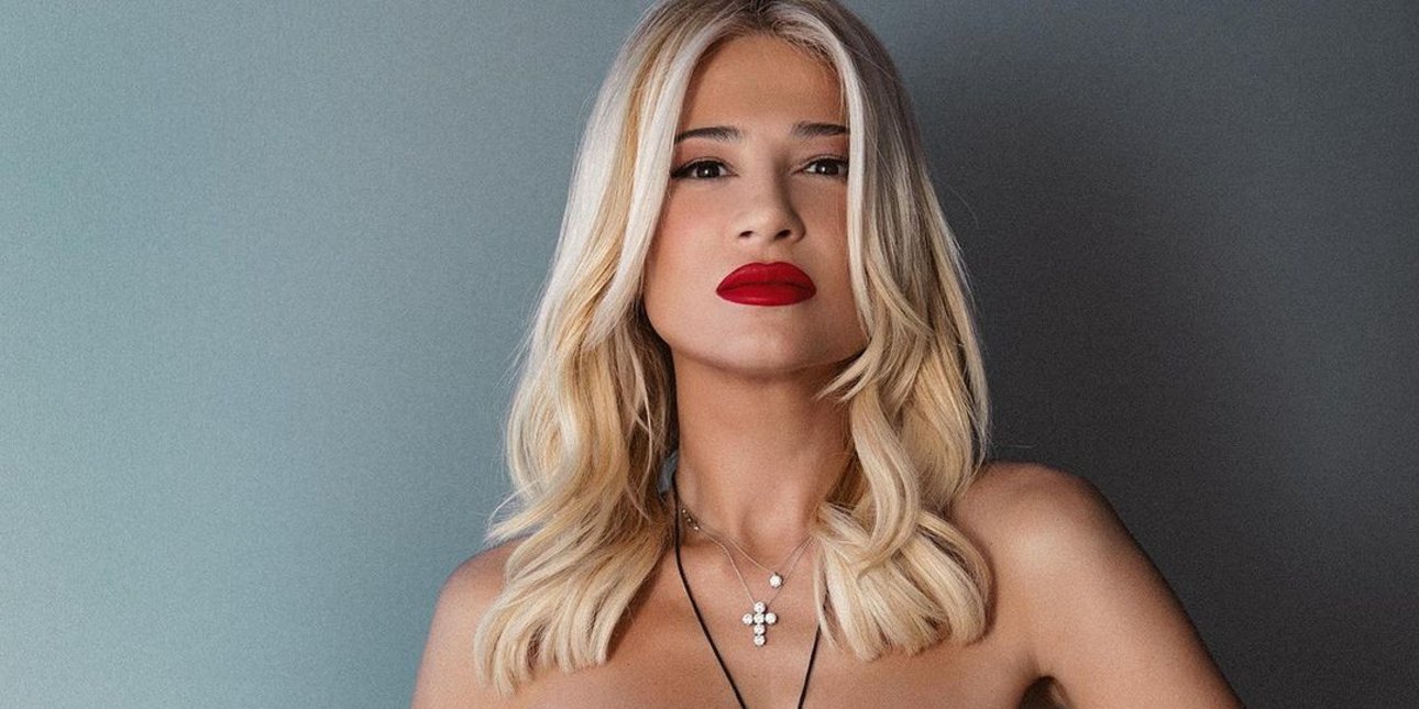 Φαίη Σκορδά: Εντυπωσιάζει με το σώμα της χωρίς φίλτρα και ρετούς -Στα 43 της «διαλύει» τις ...